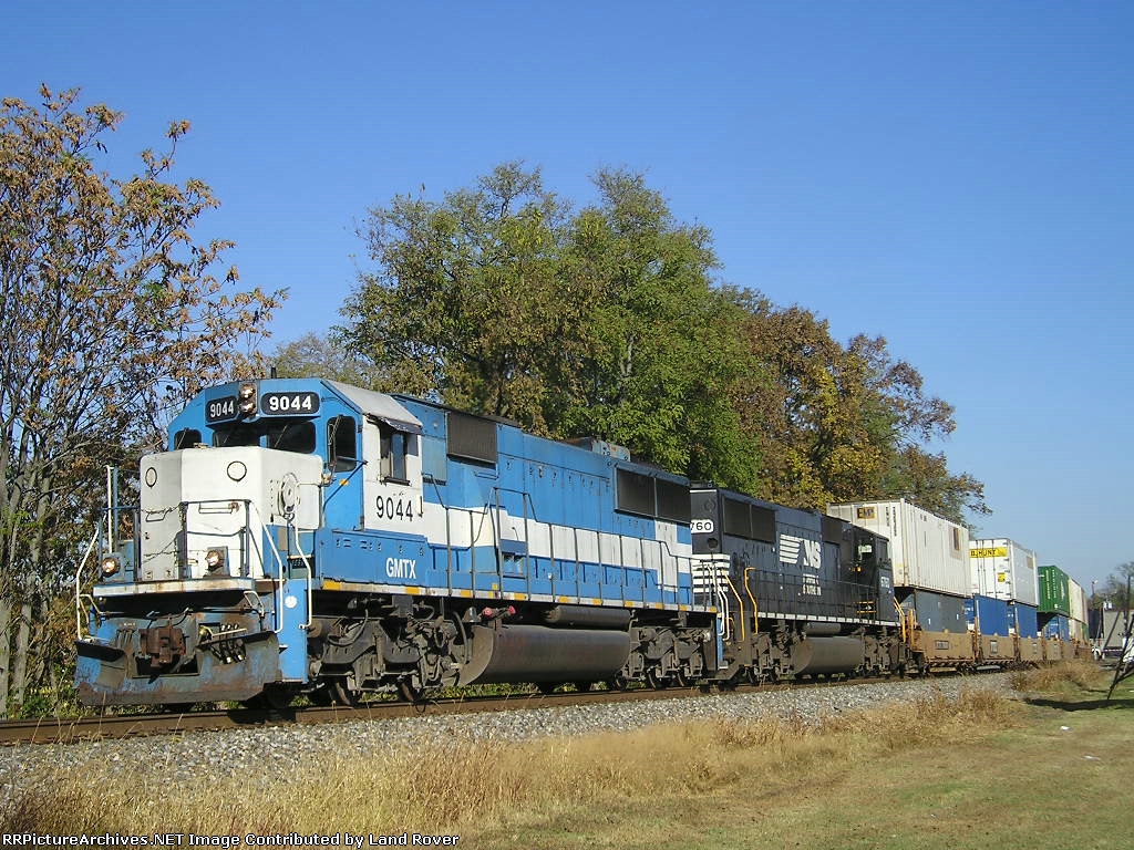 GMTX 9044 On NS 295 Eastbound